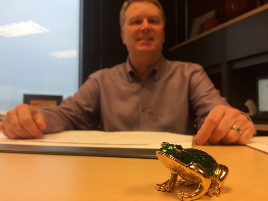 Desk frog an important symbol for Walsworth President » Walsworth Yearbooks